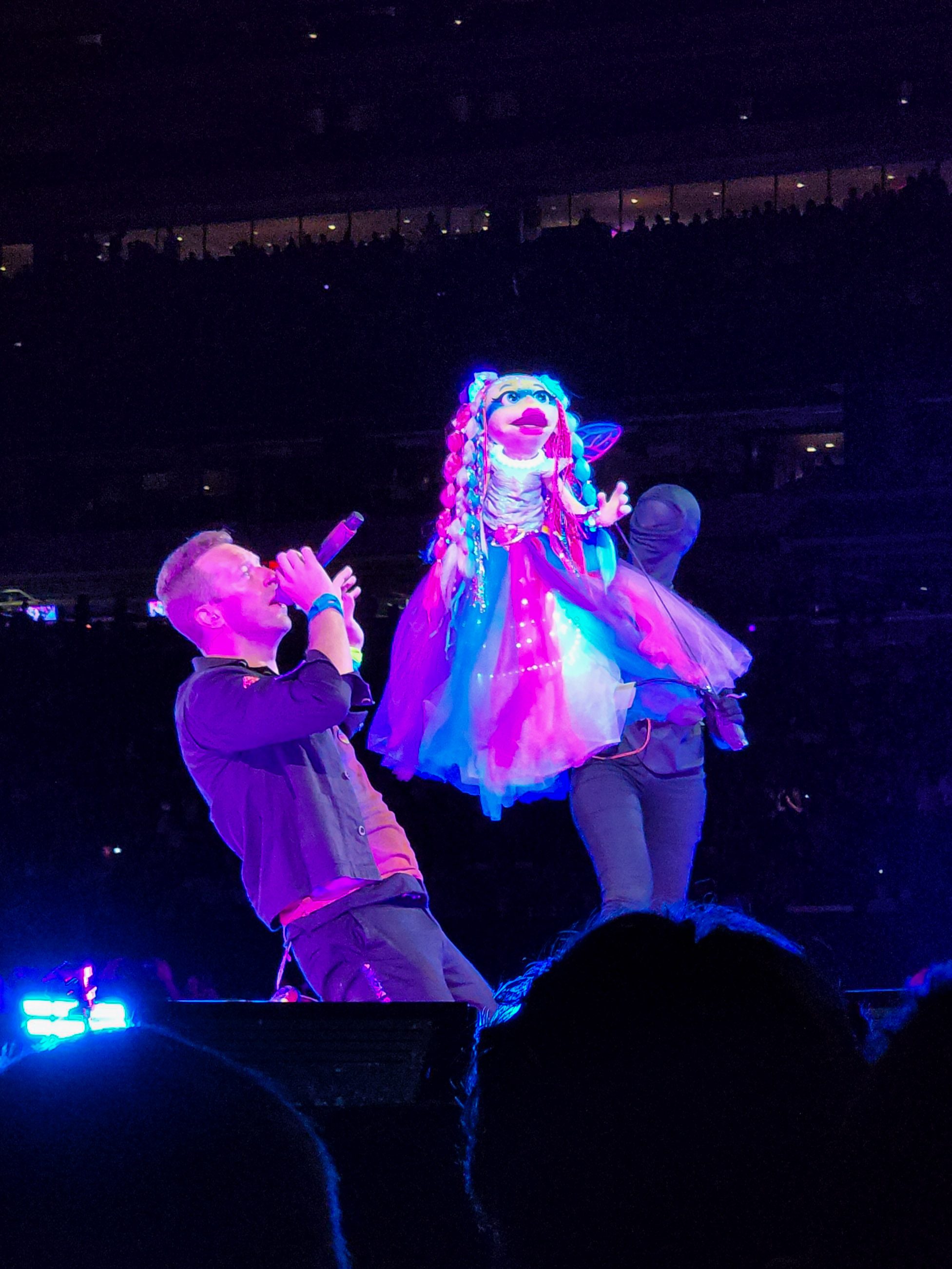 Coldplay : MUSIC OF THE SPHERES WORLD TOUR - MetLife Stadium, East ...